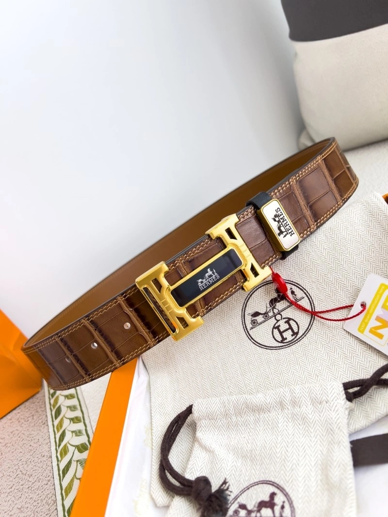 Indistinguishable Hermes Belts