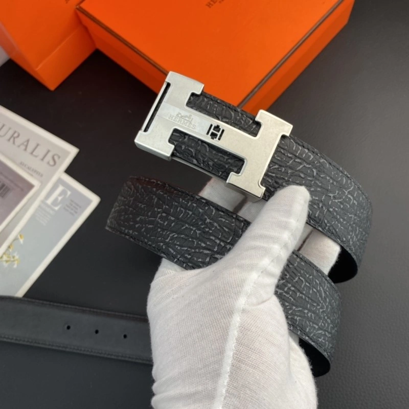 Indistinguishable Hermes Belts