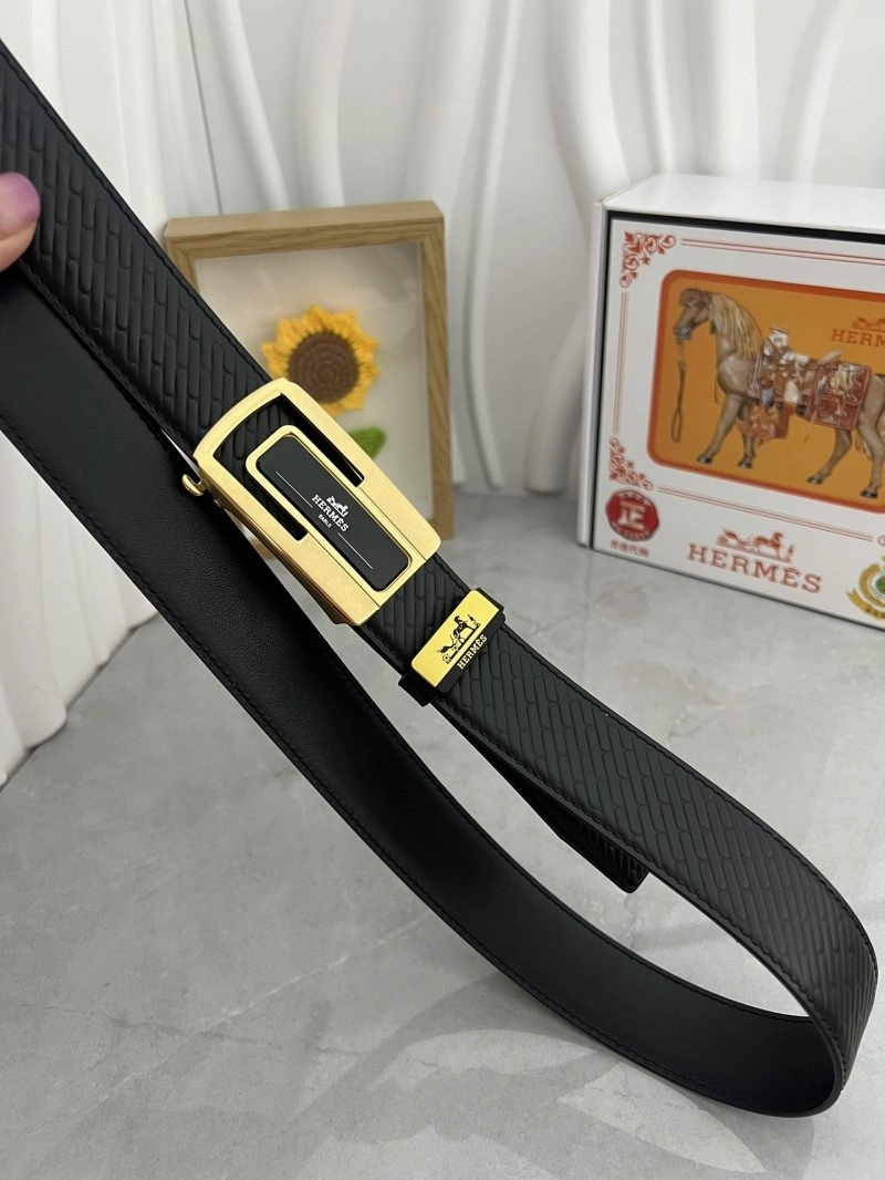 Indistinguishable Hermes Belts
