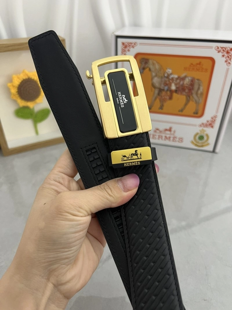 Indistinguishable Hermes Belts