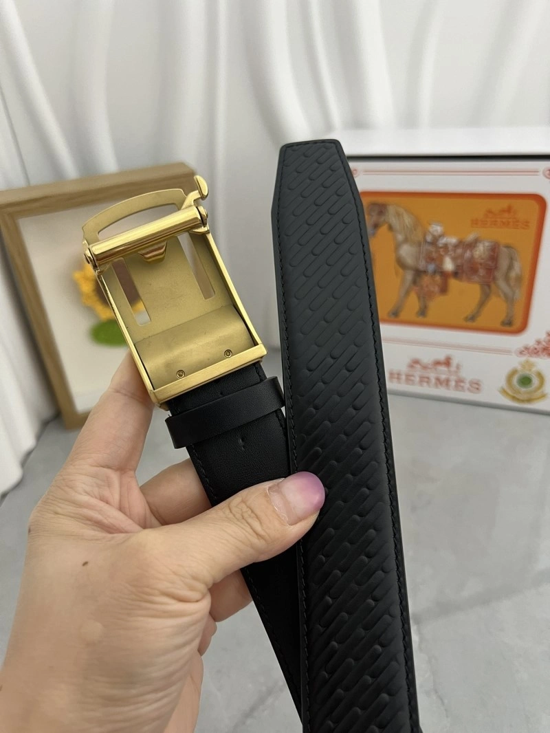 Indistinguishable Hermes Belts