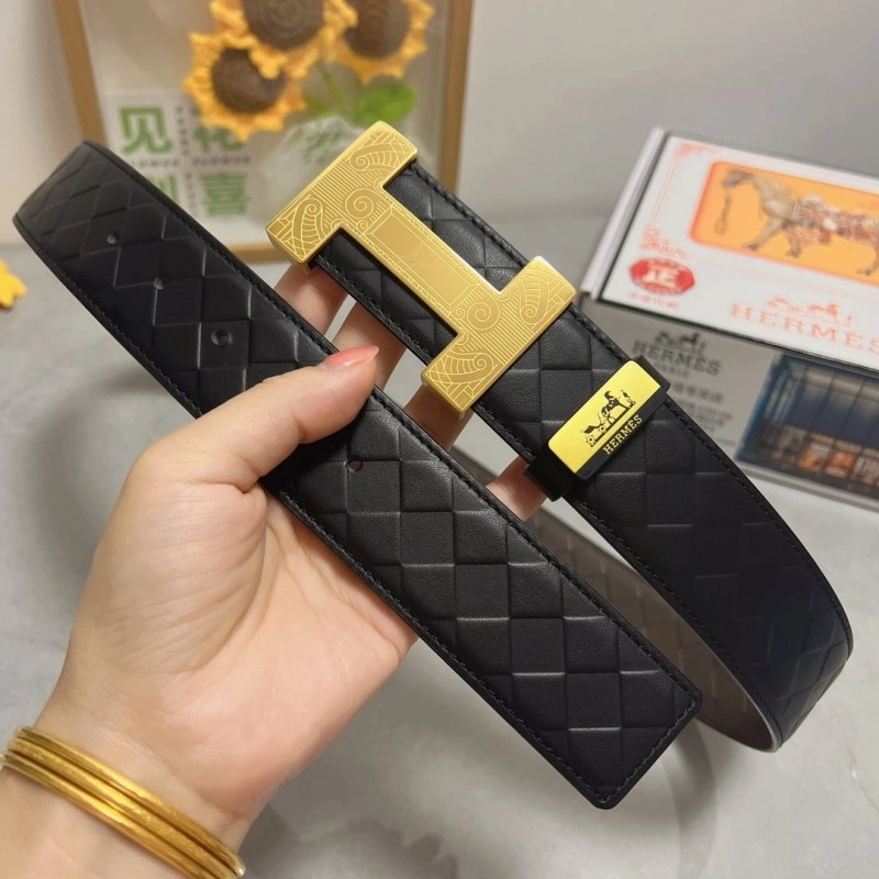 Indistinguishable Hermes Belts