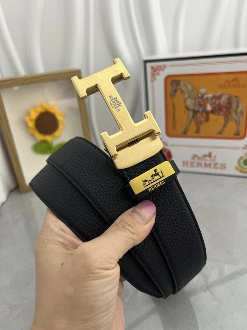 Indistinguishable Hermes Belts