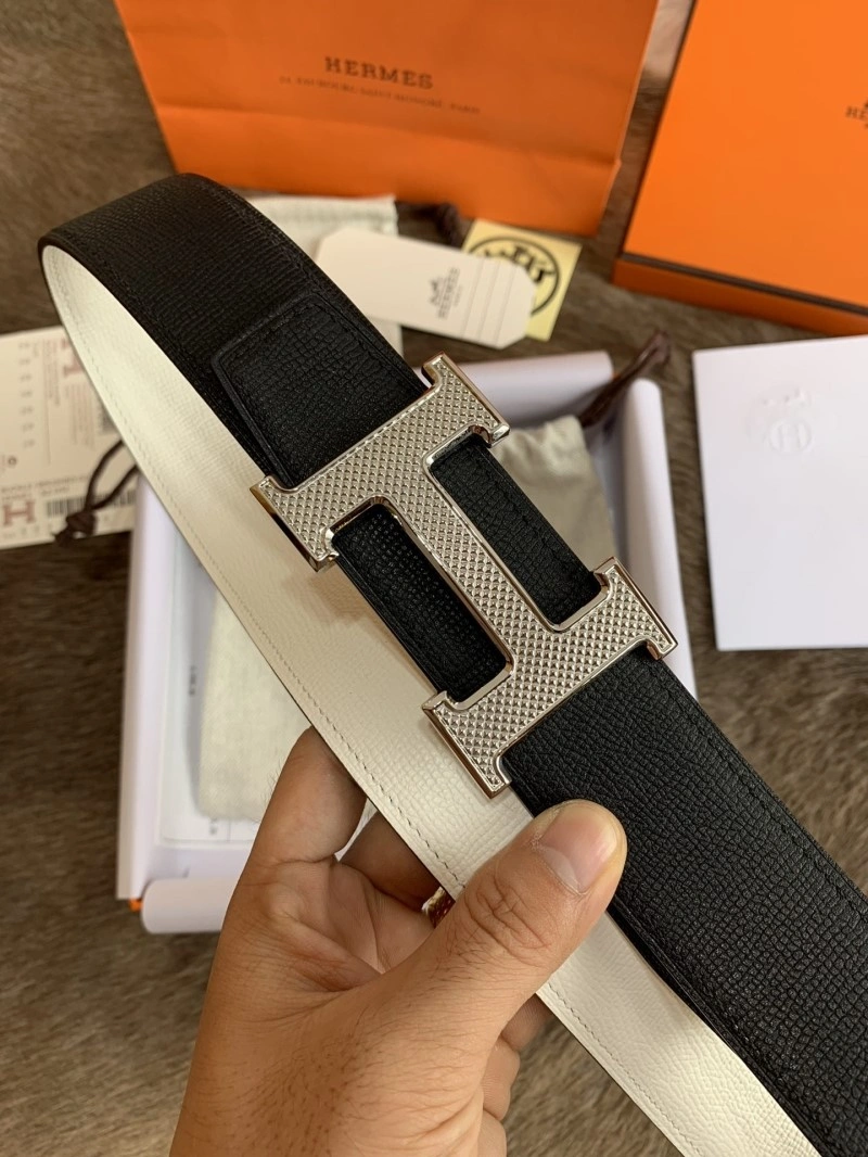 Indistinguishable Hermes Belts