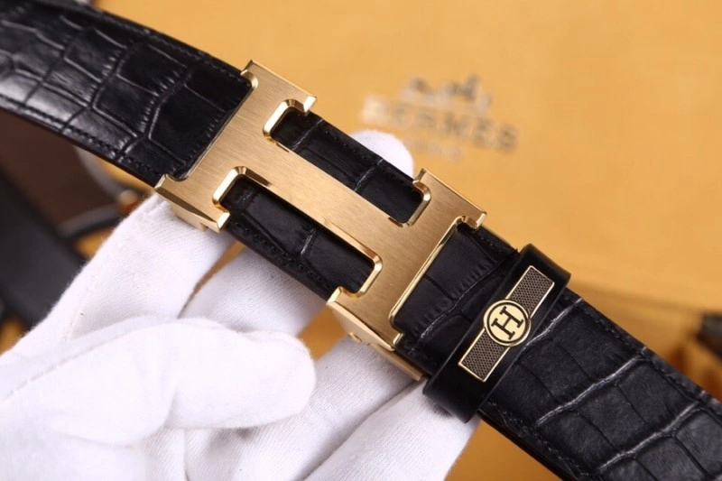 Low-cost Hermes Belts