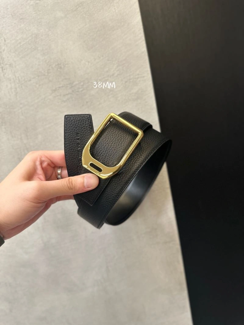 Indistinguishable Hermes Belts