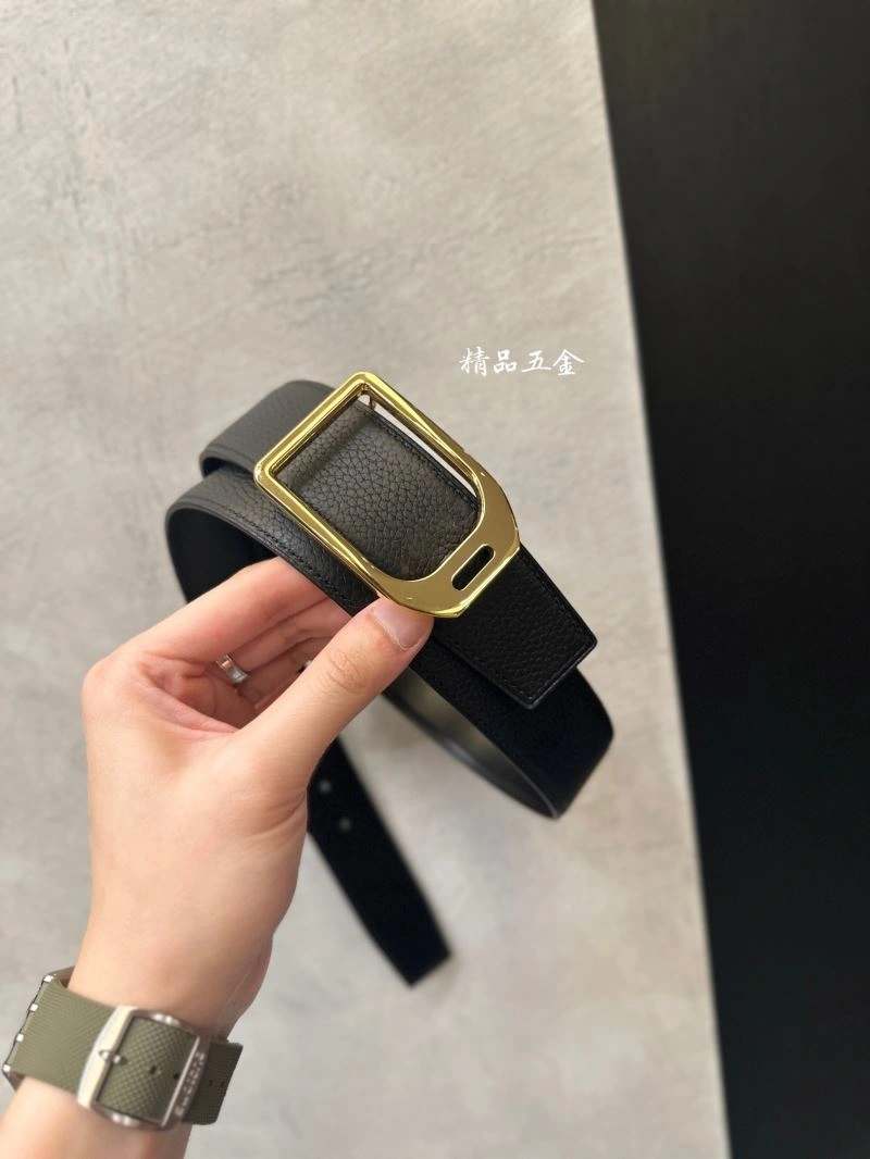 Indistinguishable Hermes Belts