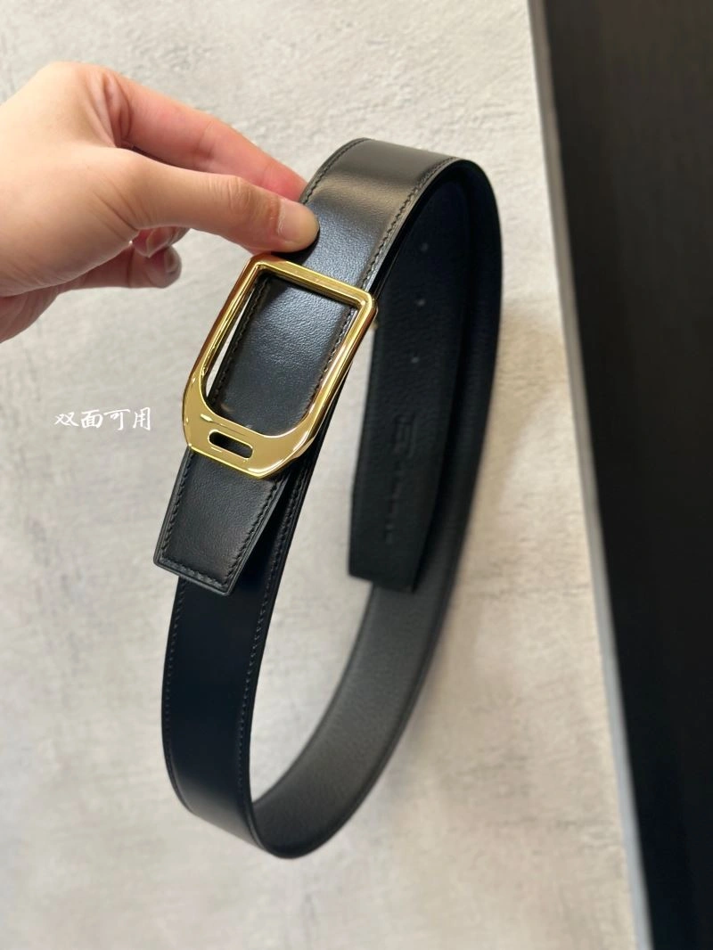 Indistinguishable Hermes Belts