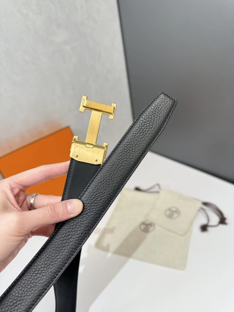Indistinguishable Hermes Belts