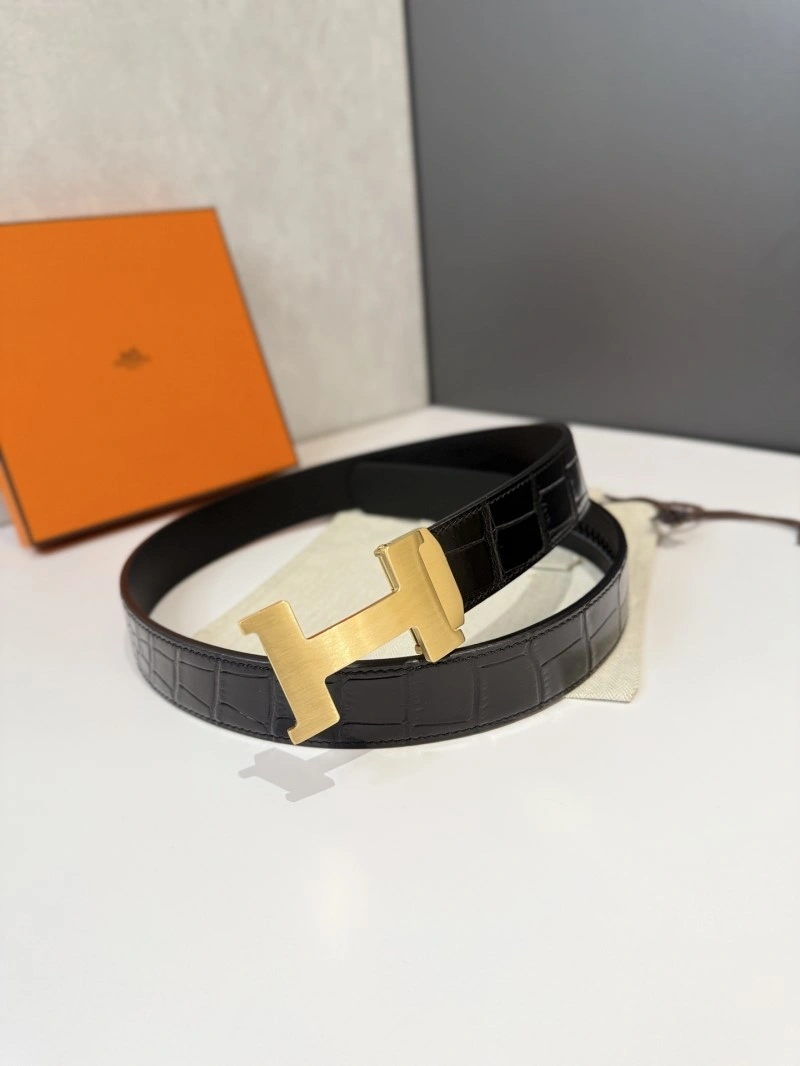 Indistinguishable Hermes Belts