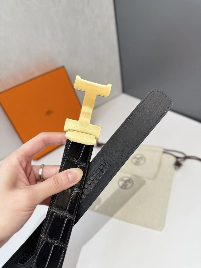 Indistinguishable Hermes Belts