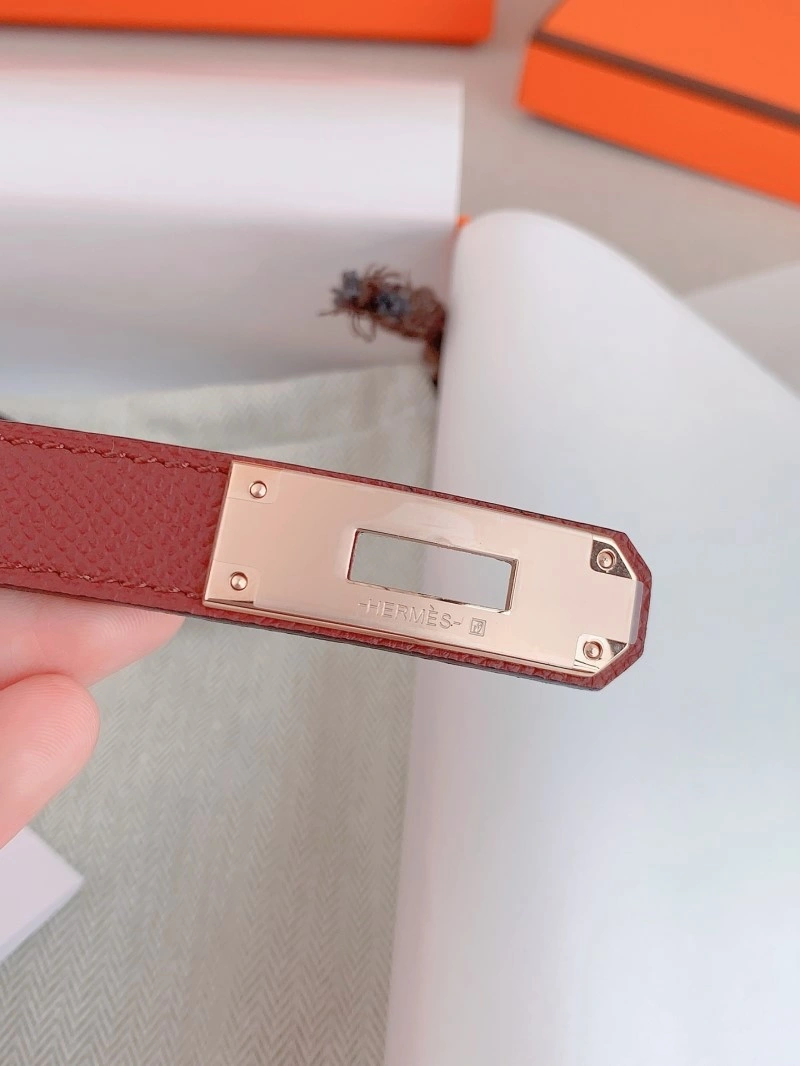 Indistinguishable Hermes Belts