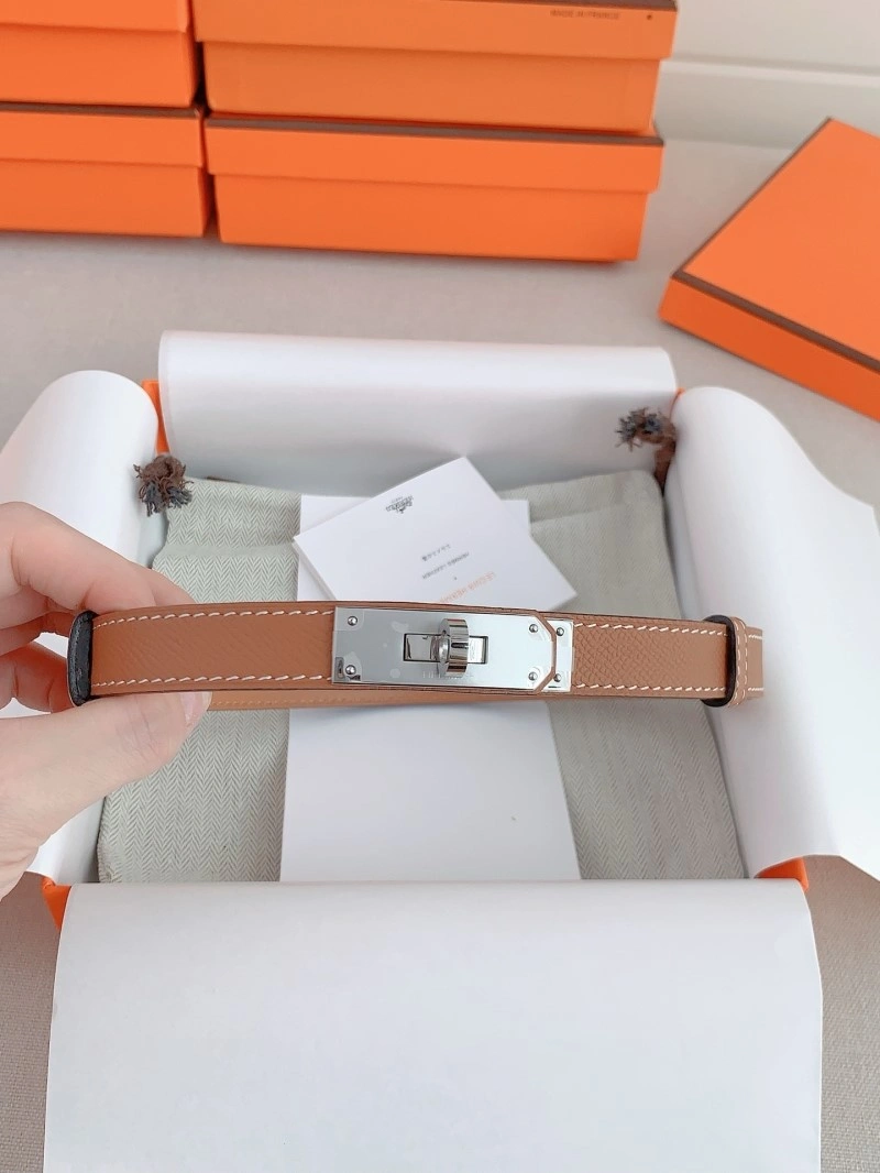 Indistinguishable Hermes Belts