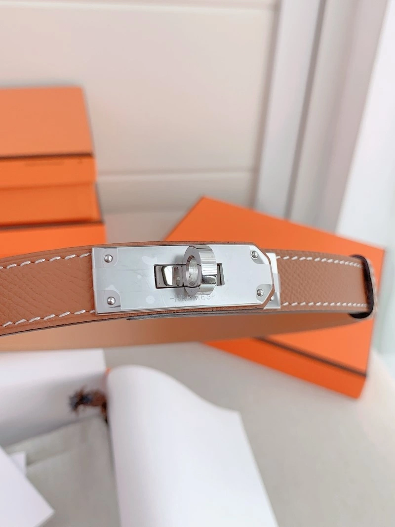 Indistinguishable Hermes Belts