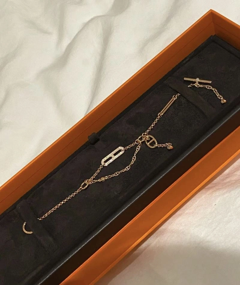 Low-cost Hermes Bracelets