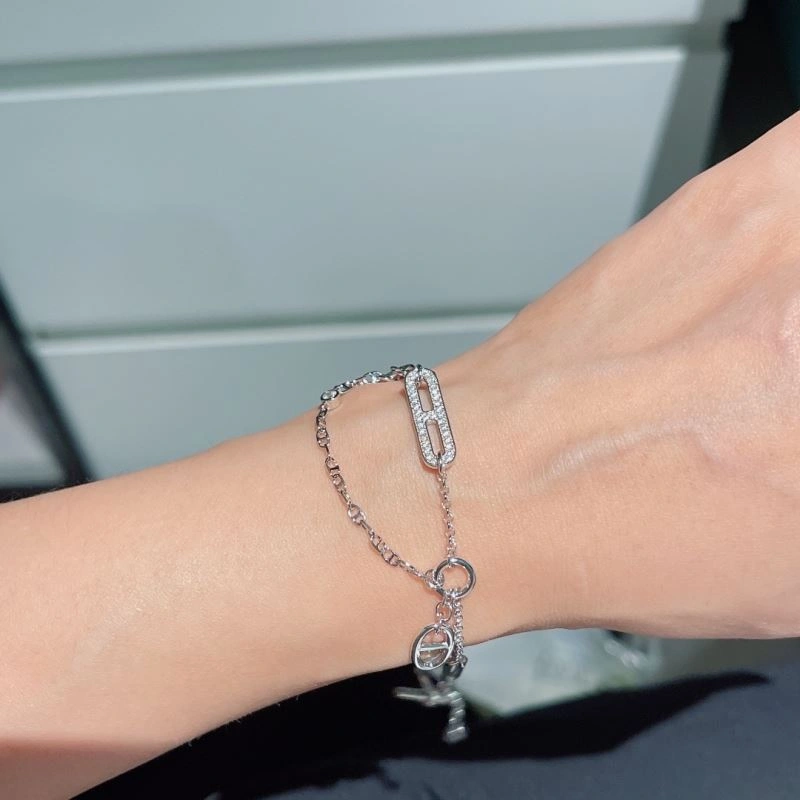 Low-cost Hermes Bracelets
