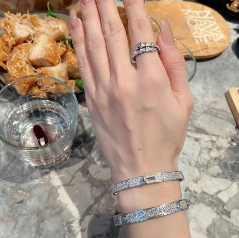 Brand-authenticated Hermes Bracelets