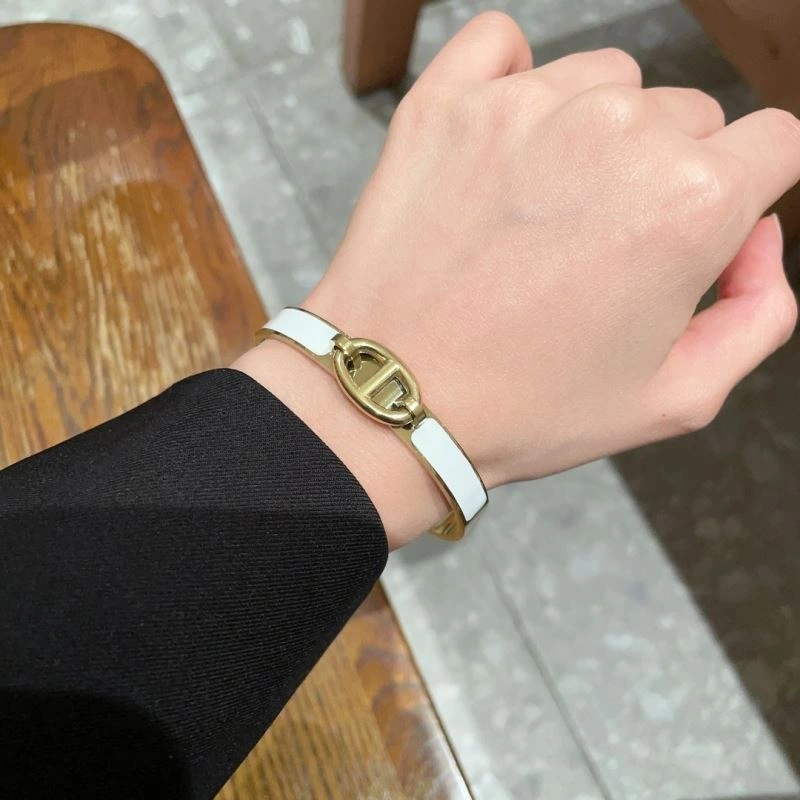 Indistinguishable Hermes Bracelets