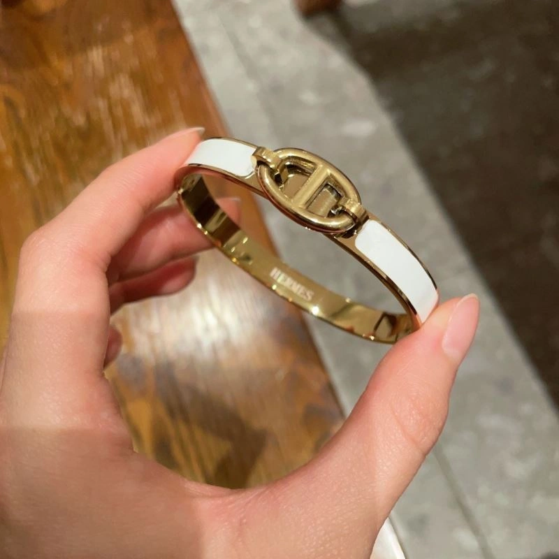 Indistinguishable Hermes Bracelets