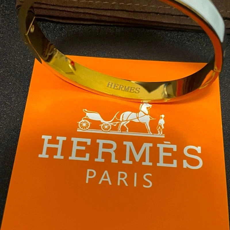 Indistinguishable Hermes Bracelets