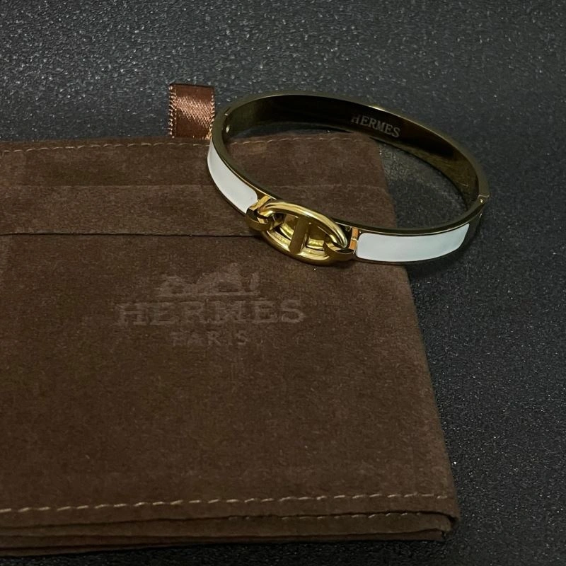 Indistinguishable Hermes Bracelets