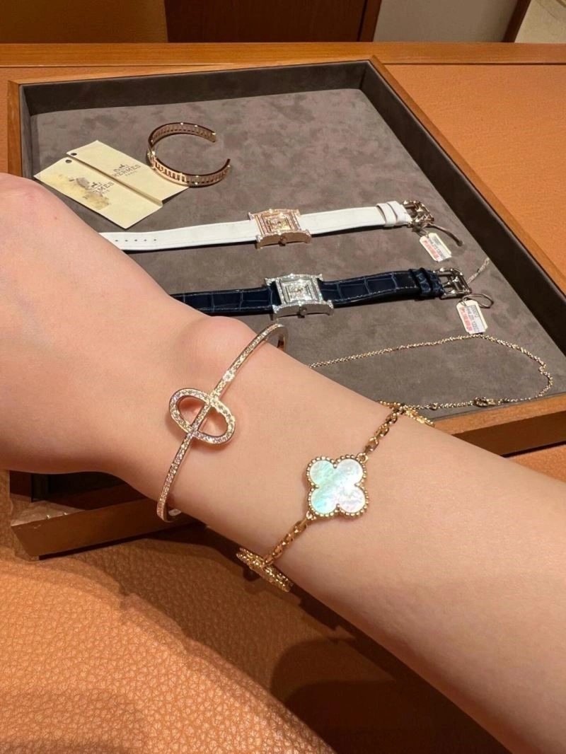 Brand-authenticated Hermes Bracelets