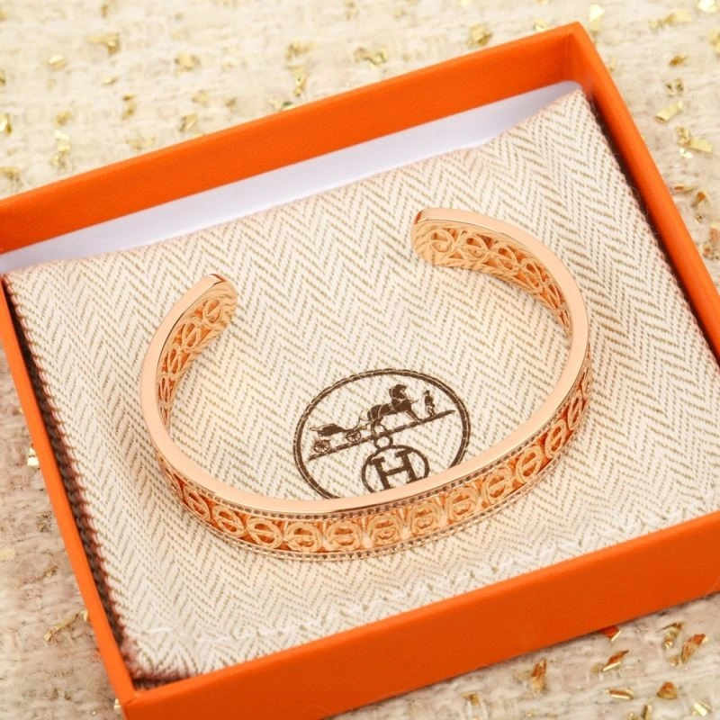 Indistinguishable Hermes Bracelets