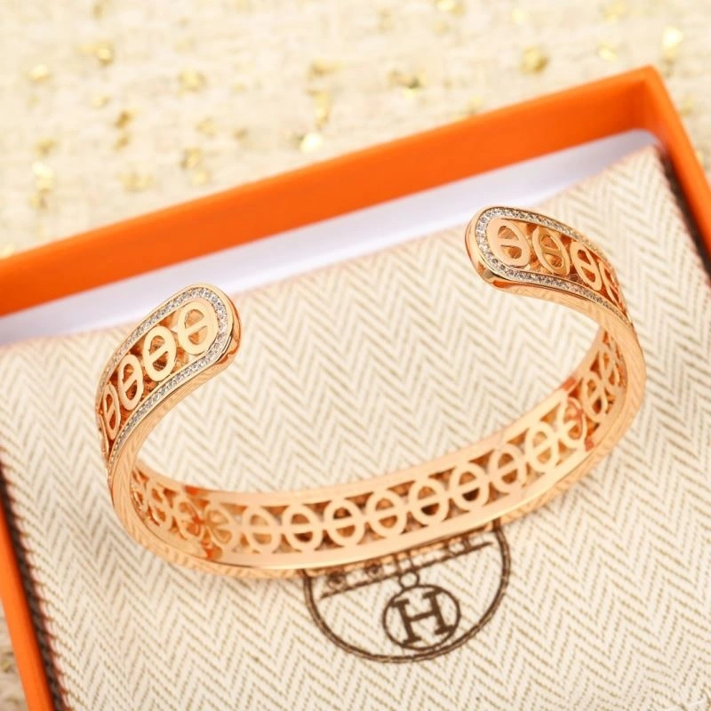 Indistinguishable Hermes Bracelets