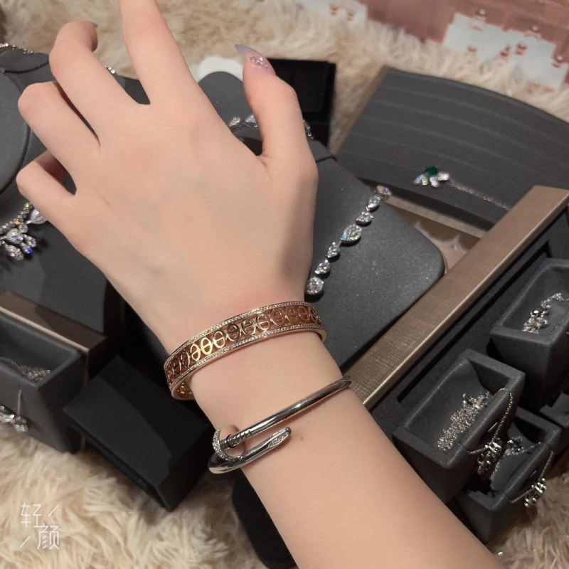Indistinguishable Hermes Bracelets