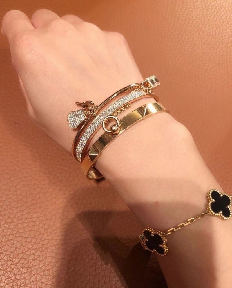 Brand-authenticated Hermes Bracelets