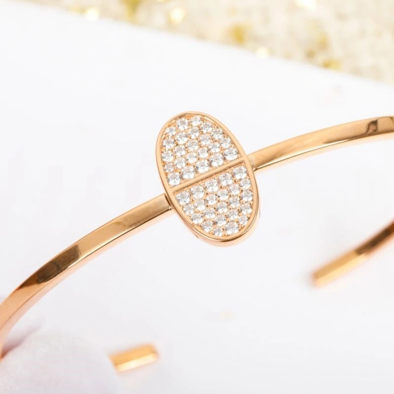 Low-cost Hermes Bracelets