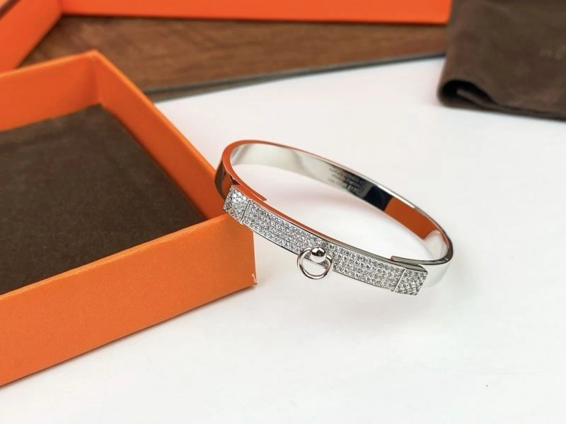 Brand-authenticated Hermes Bracelets
