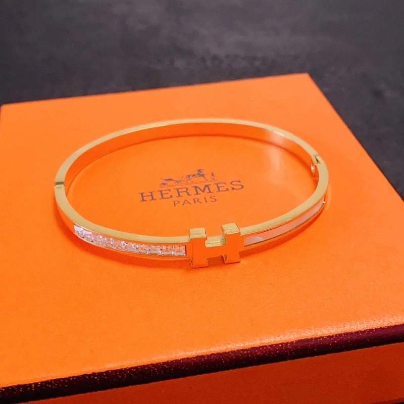 Low-cost Hermes Bracelets