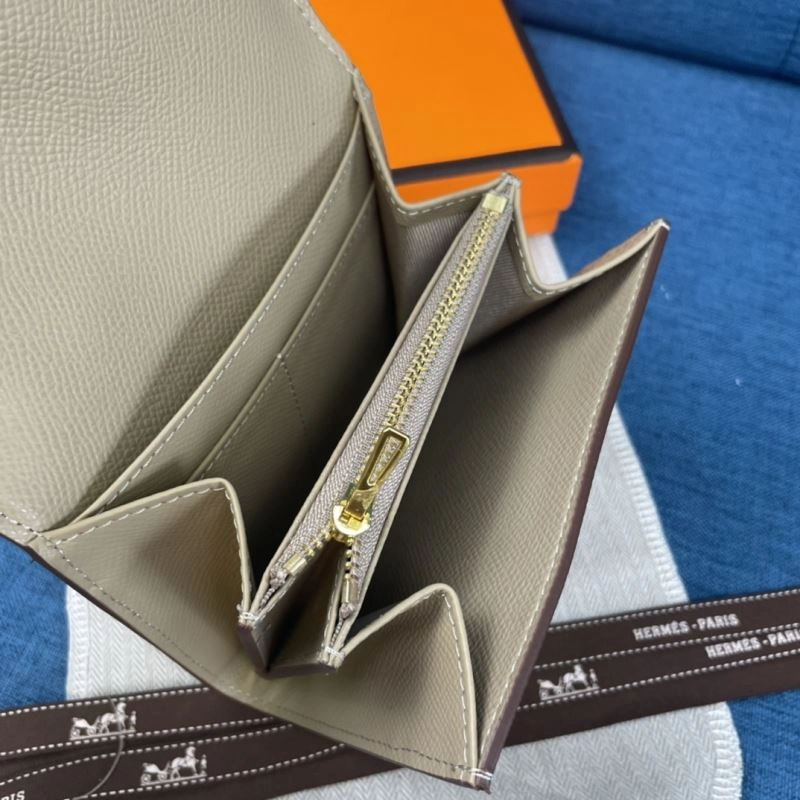 Low-cost Hermes Constance Bags