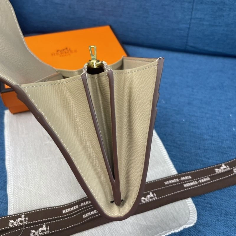 Low-cost Hermes Constance Bags