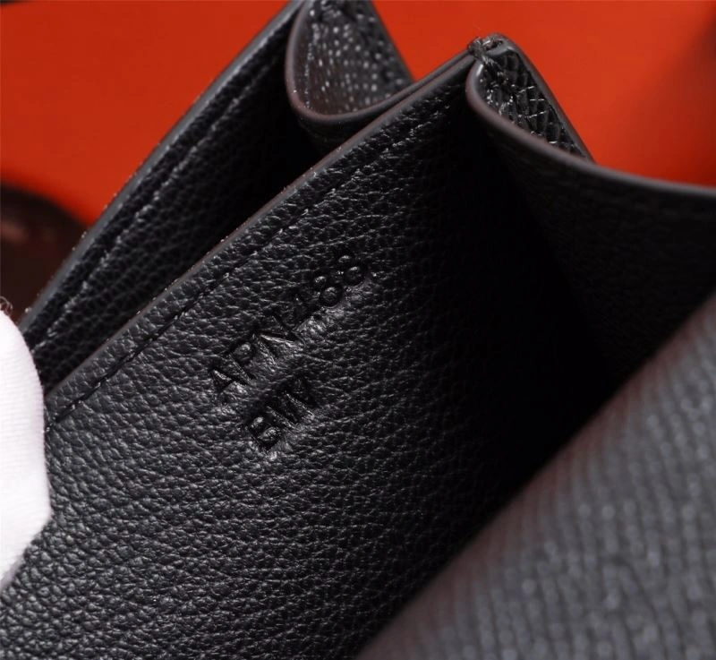 Low-cost Hermes Constance Bags