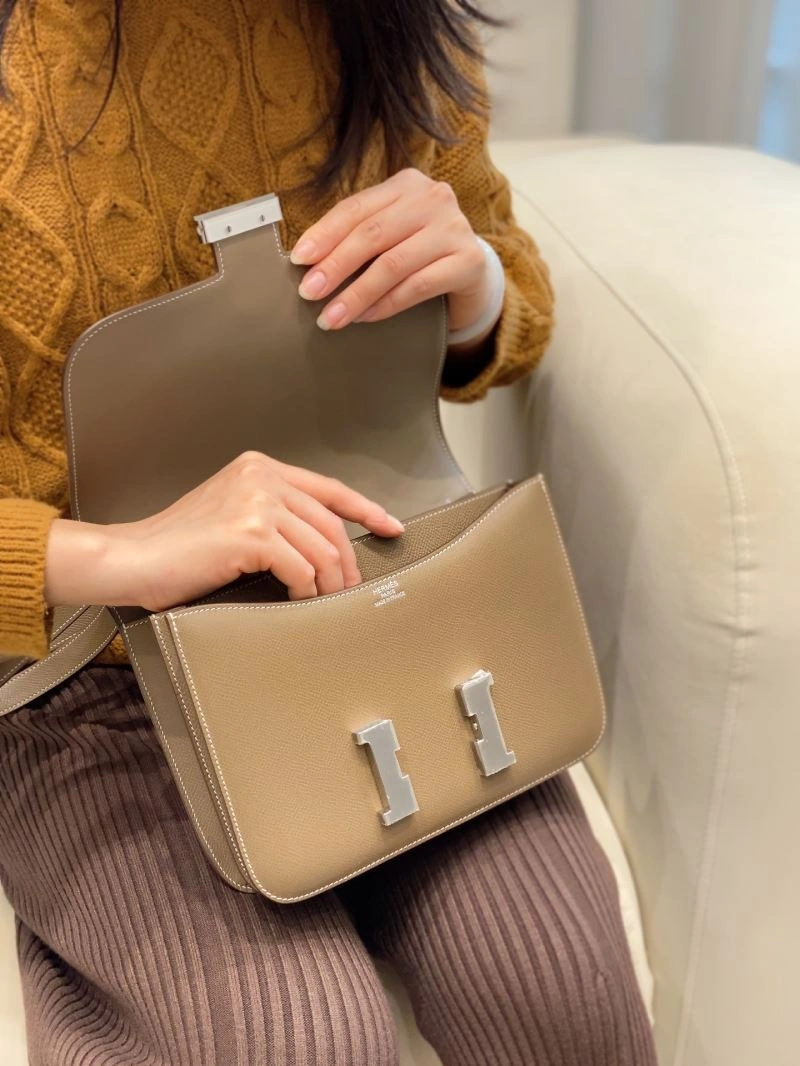 Top mirror Hermes Constance Bags