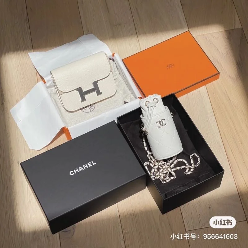 Top mirror Hermes Constance Bags