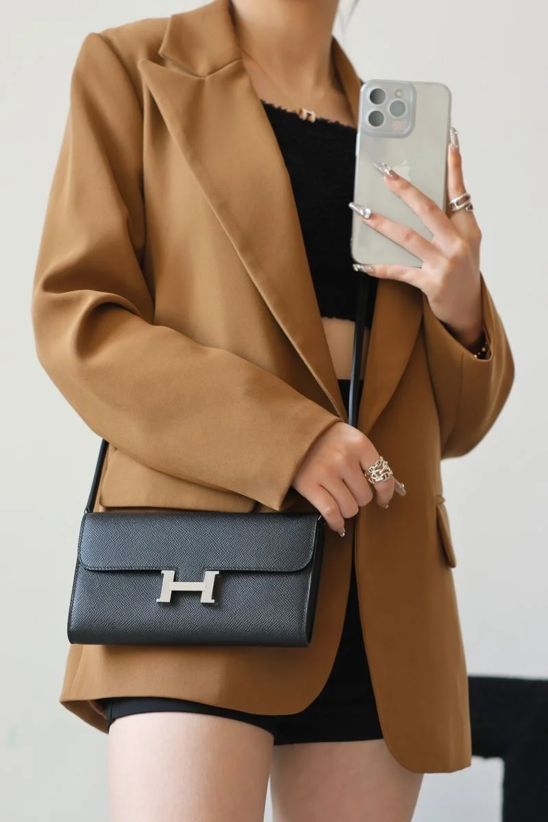 Top mirror Hermes Constance Bags
