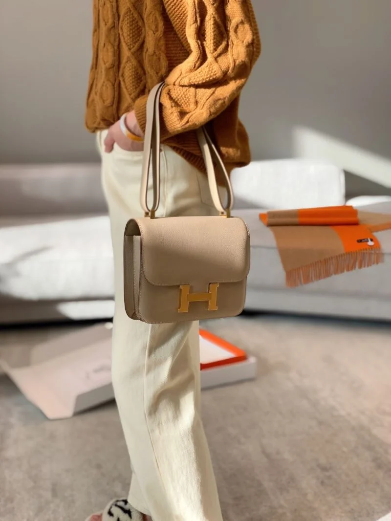 Low-cost Hermes Constance Bags
