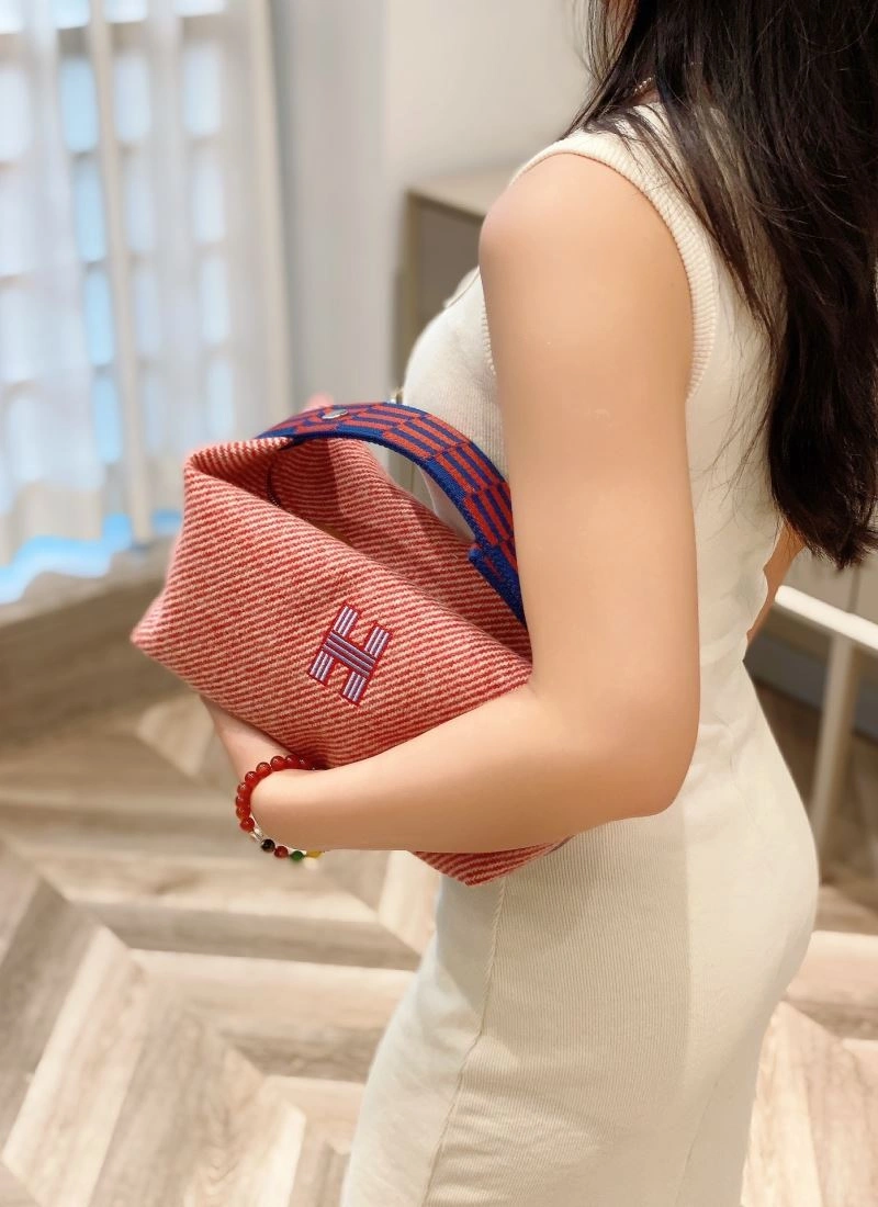 Cut-rate Hermes Cosmetic Bags