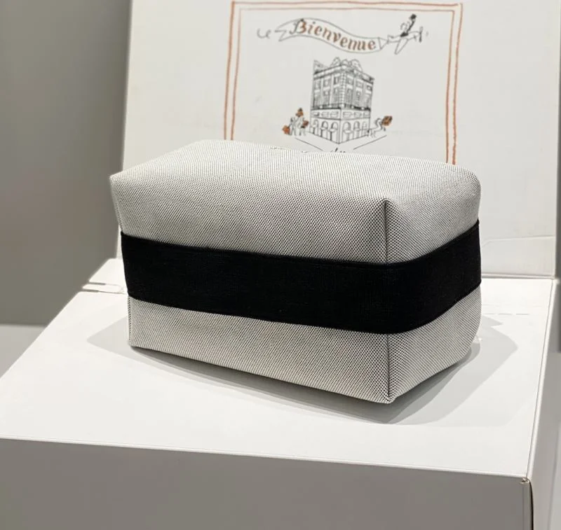 Cut-rate Hermes Cosmetic Bags