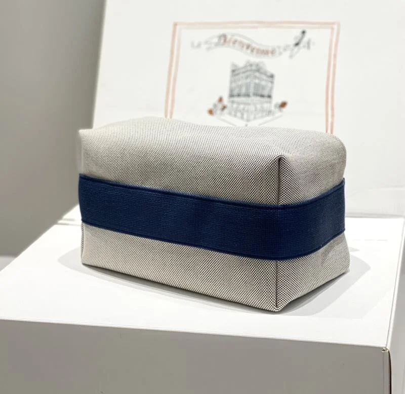 Reasonably priced Hermes Cosmetic Bags