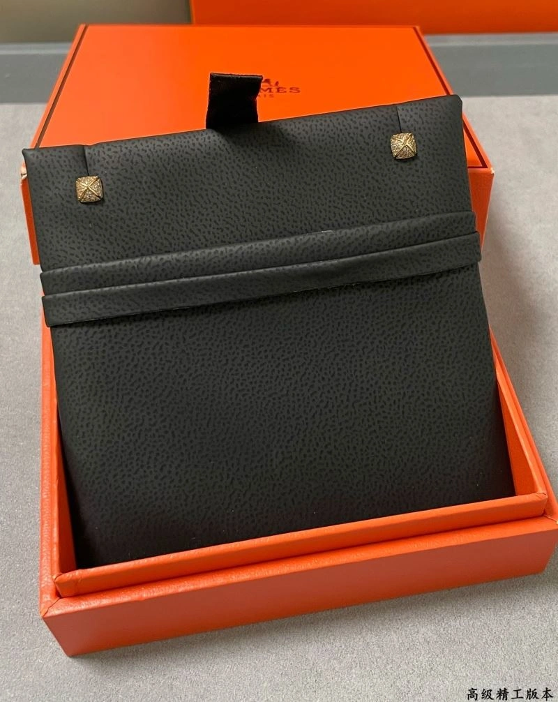 Brand-authenticated Hermes Earrings