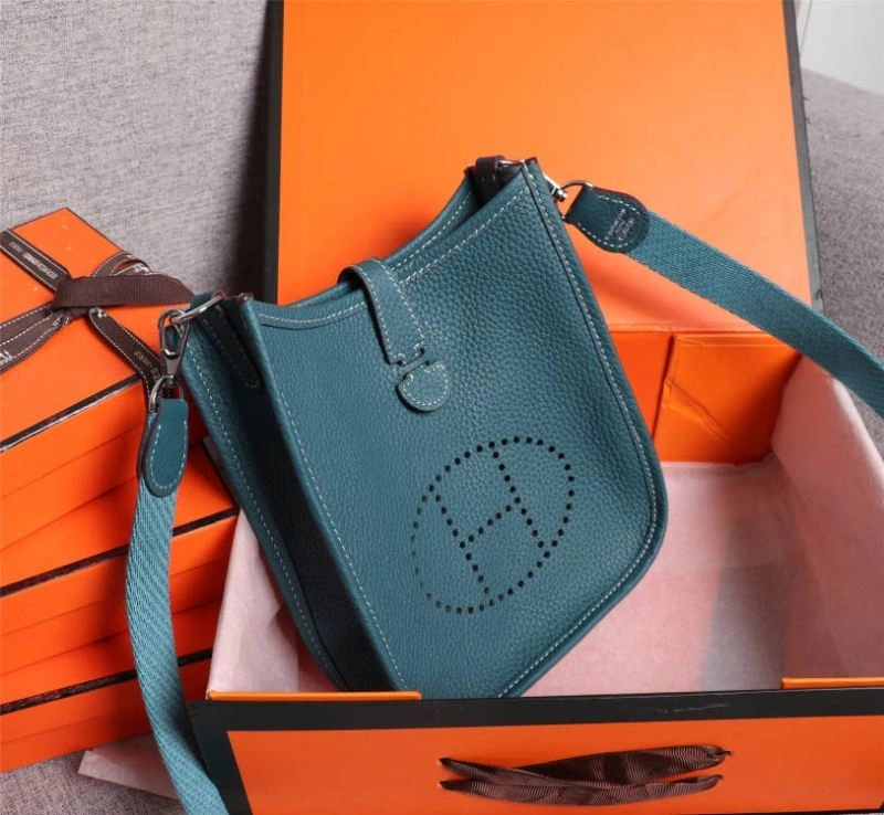Low-cost Hermes Evelyn Bags
