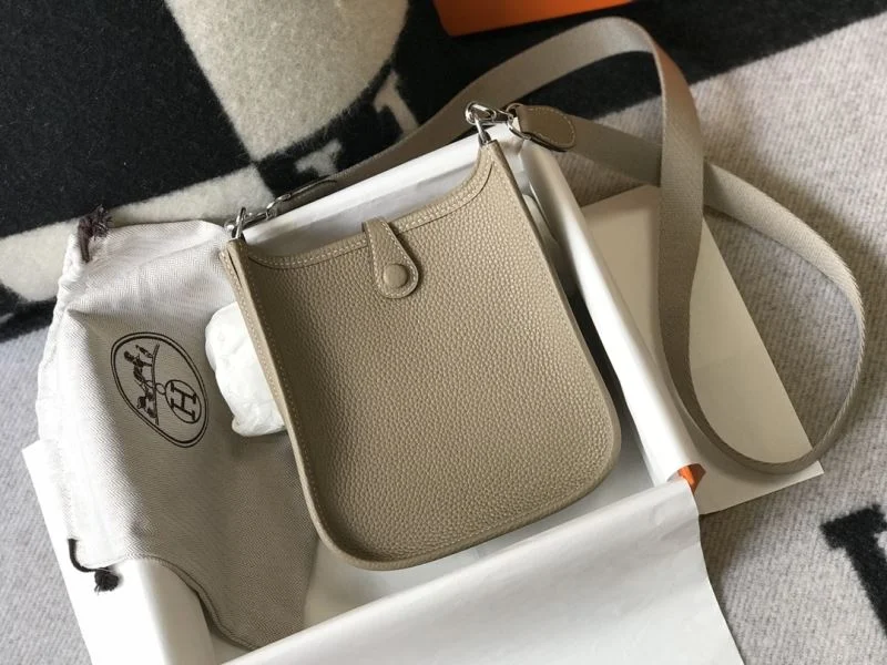 Low-cost Hermes Evelyn Bags