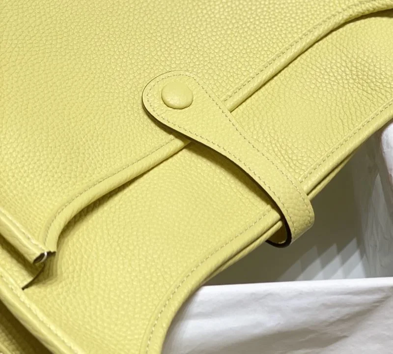 Indistinguishable Hermes Evelyn Bags