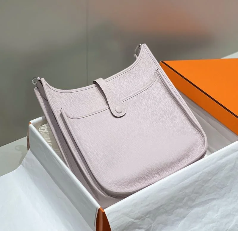 Low-cost Hermes Evelyn Bags