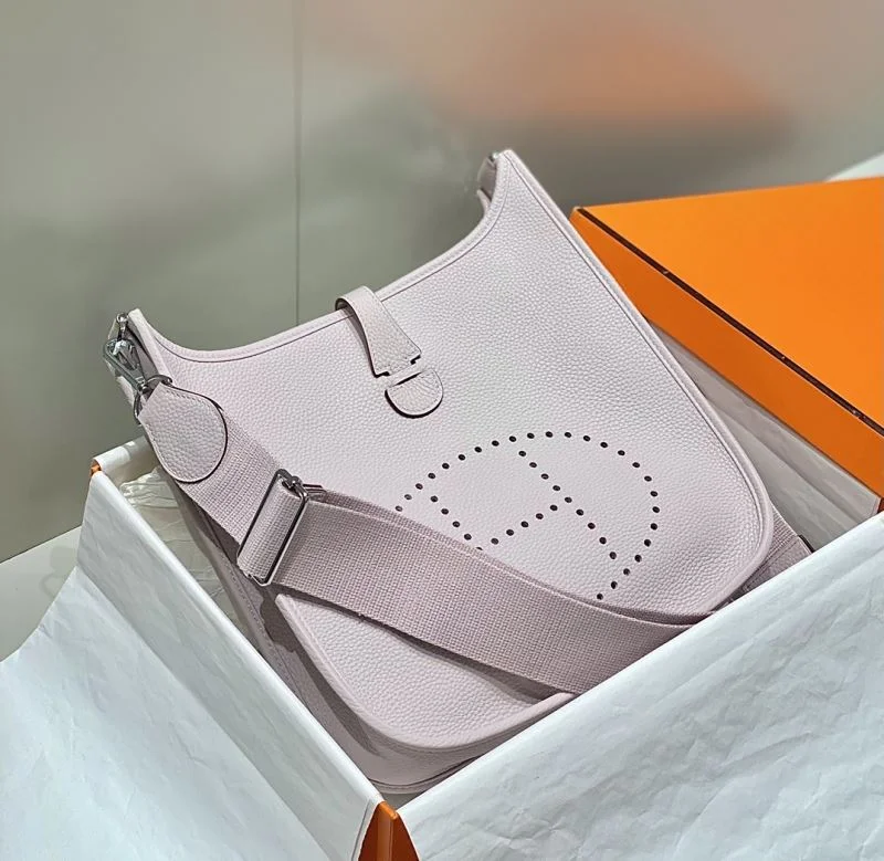 Low-cost Hermes Evelyn Bags