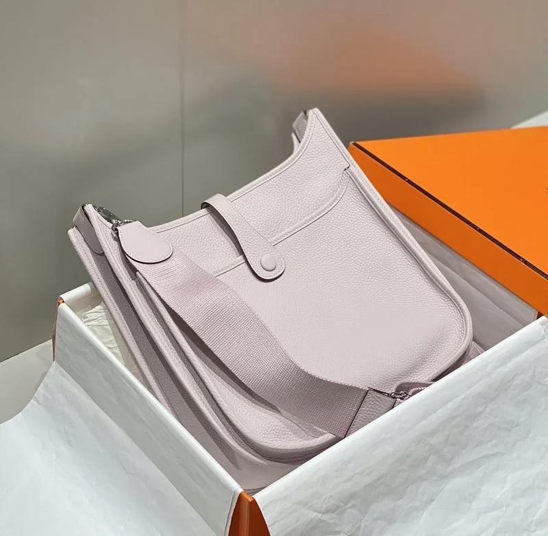 Low-cost Hermes Evelyn Bags